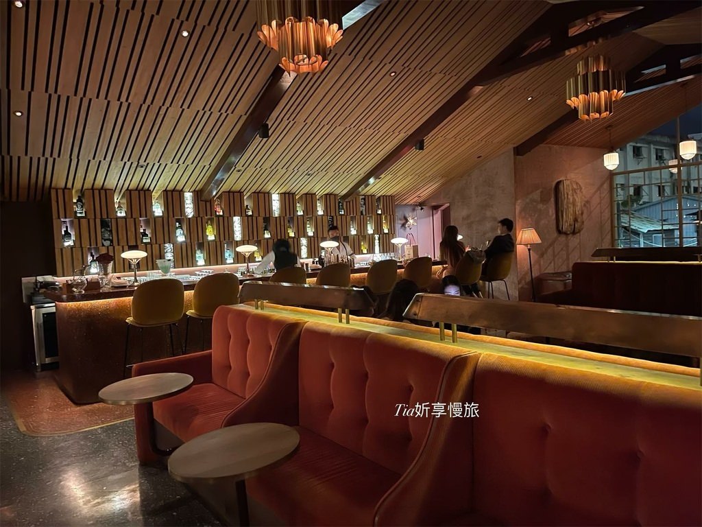 Staff Only Club｜已非會員制，隱密的公館二樓餐酒館酒吧（低消＄600） – Tia妡享慢旅